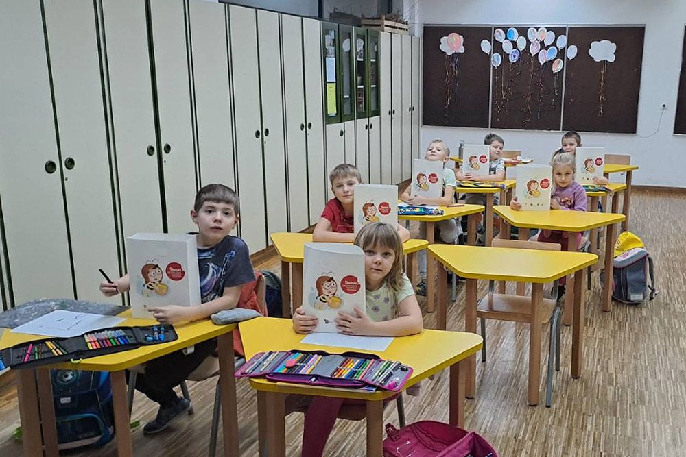 Školski medni dan u Brlićima, Nazorima i COOR-u: Prvašićima podijeljen ...